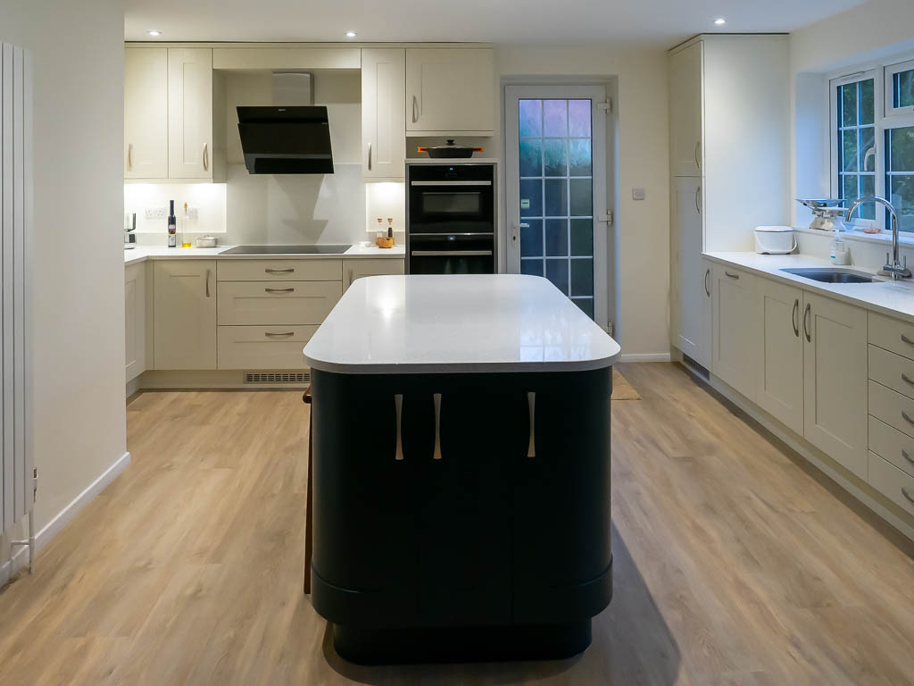 Verve Painted Shaker Ivory & Blue | Ultrawood Kitchens
